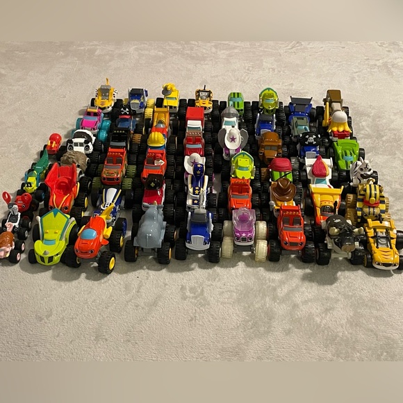 Nickelodeon | Toys | Blaze And The Monster Machines Lot Of 48 ...